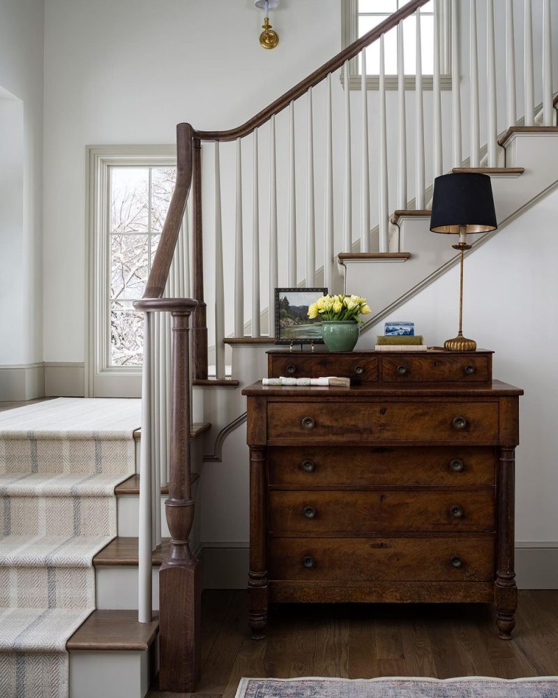 15 Traditional Staircase Design Ideas (+ How to Decorate Them)