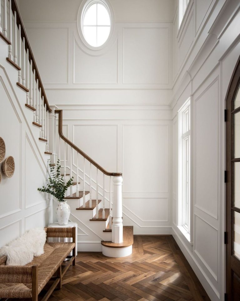 15 Traditional Staircase Design Ideas (+ How to Decorate Them)