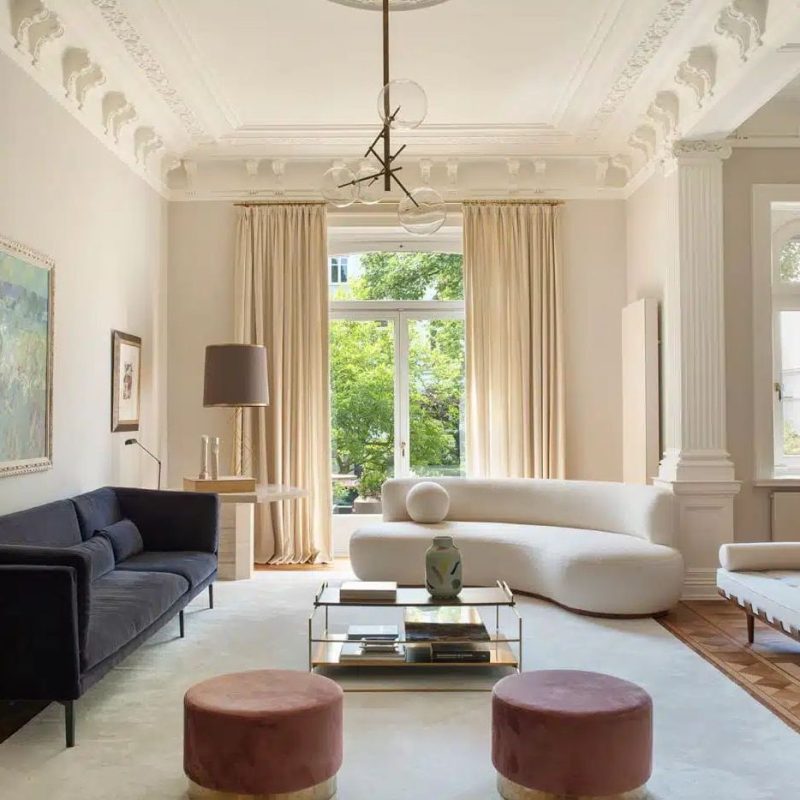 10 Stunning Curved Sofa Living Room Ideas