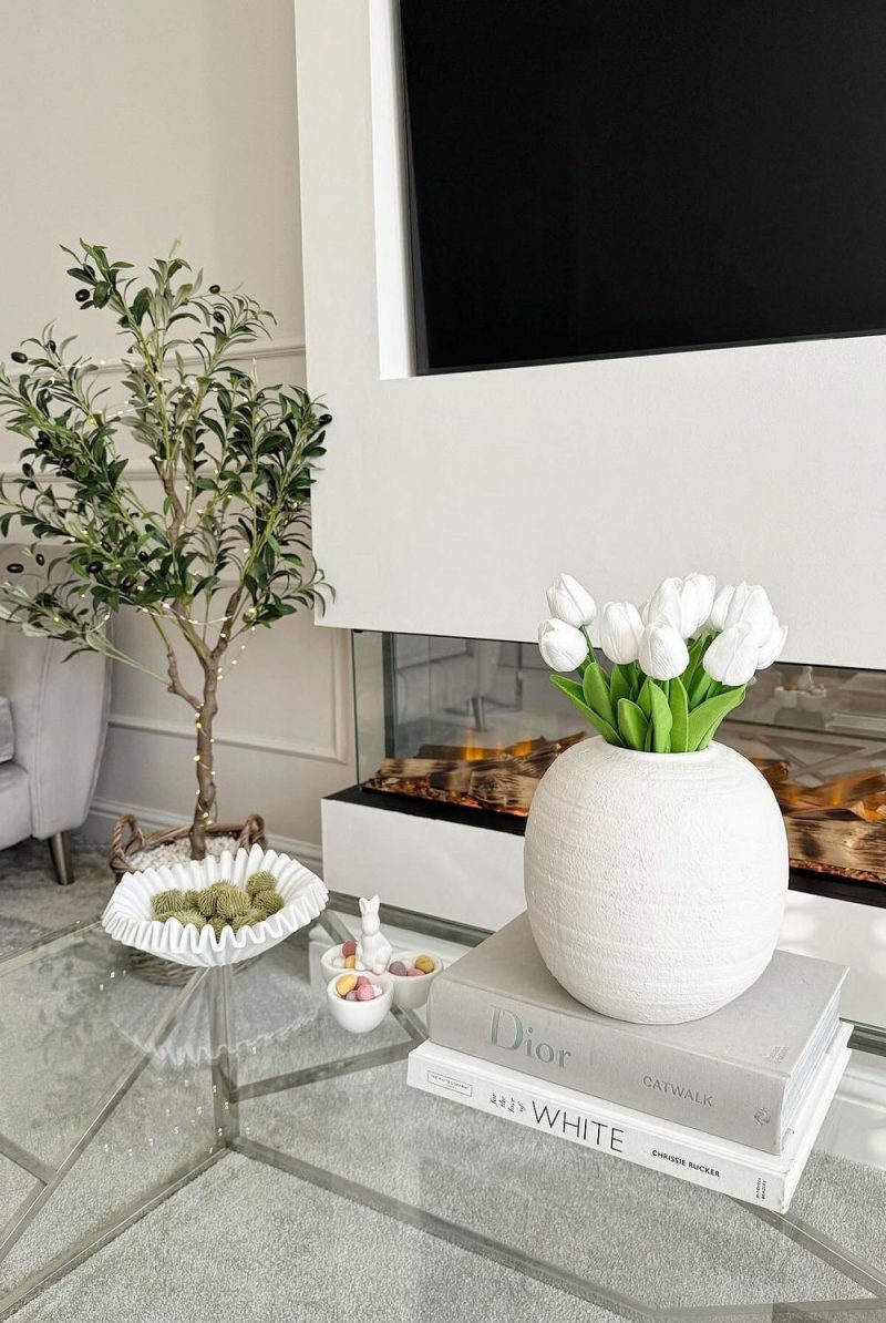 17 Simple and Chic Coffee Table Decor Ideas for Living Rooms