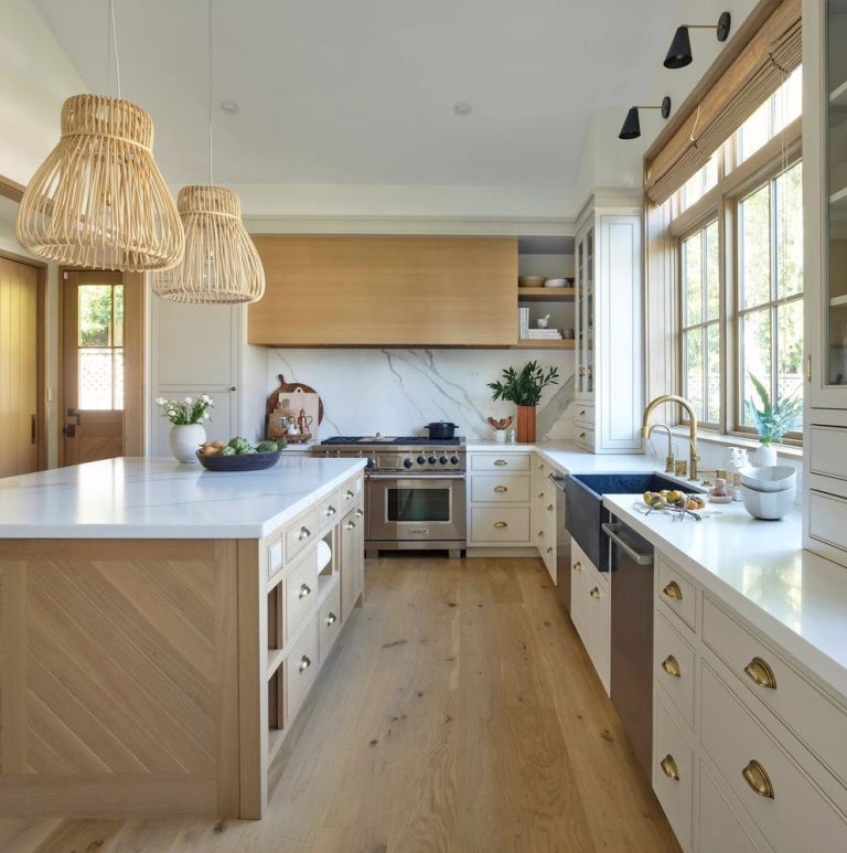 10 Beautiful Kitchen Flooring Ideas for Cozy, Modern Homes