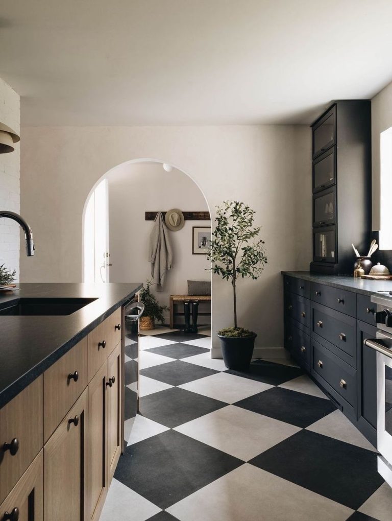 10 Beautiful Kitchen Flooring Ideas for Cozy, Modern Homes