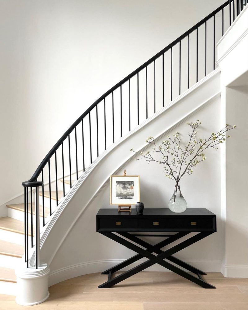 10 Striking Modern Staircase Design Ideas