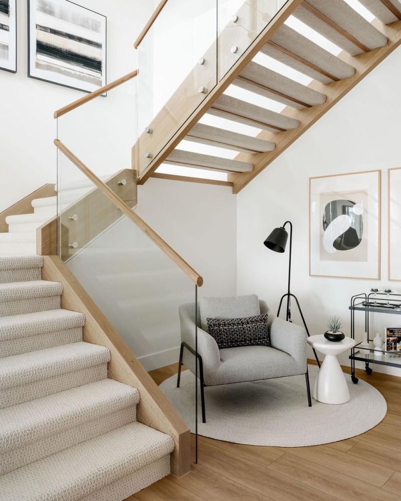 10 Striking Modern Staircase Design Ideas