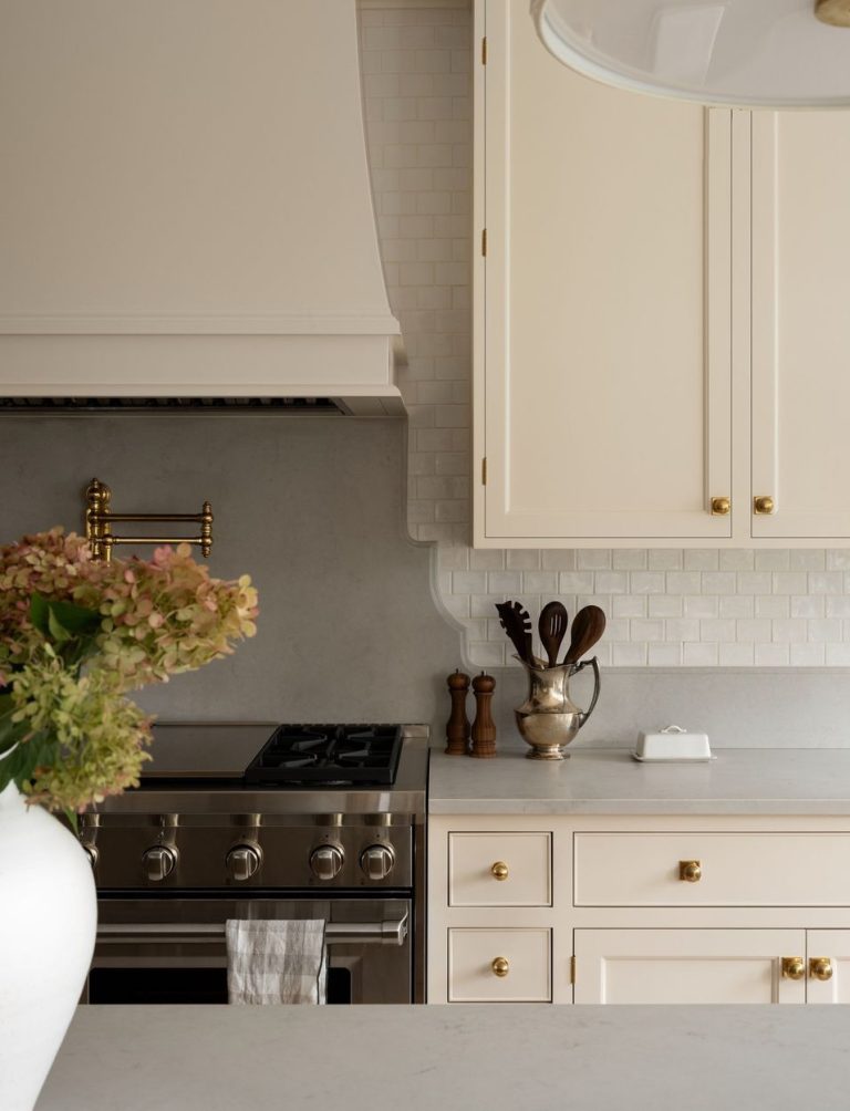 15 Designer Kitchen Range Hood Ideas to Inspire You