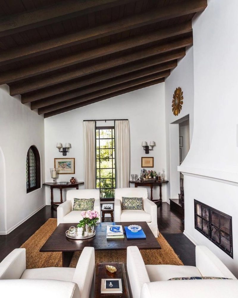 15 Inspiring Spanish Style Living Rooms