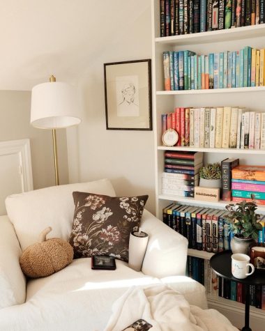 7 Traditional Reading Nook Design Ideas to Celebrate the Classics