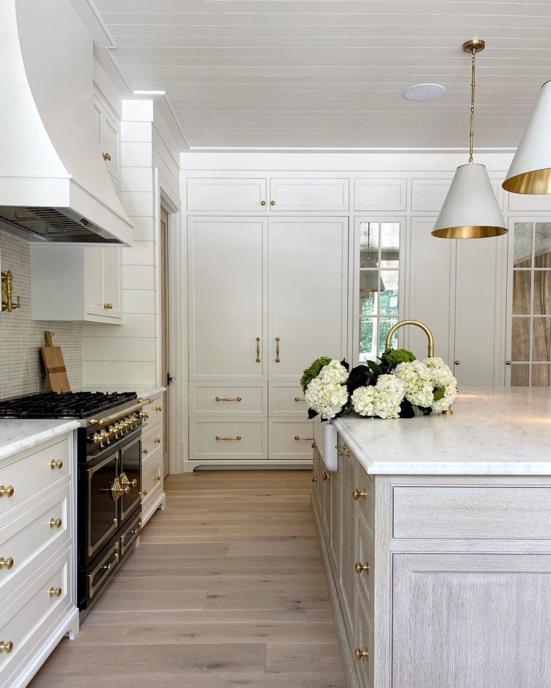 10 Beautiful White Kitchens to Inspire Your Design