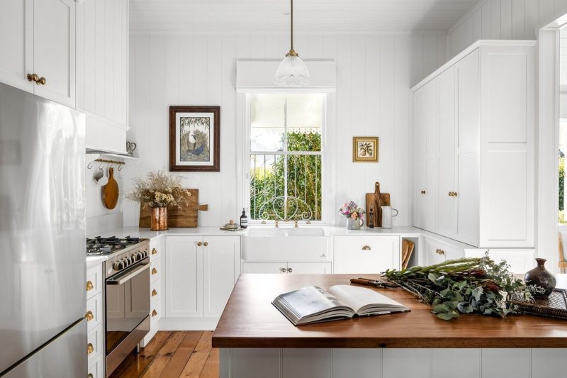 10 Beautiful White Kitchens to Inspire Your Design