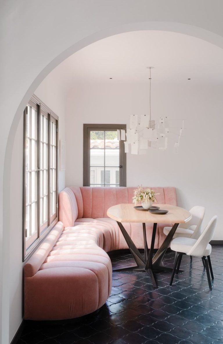 7 Banquette Seating Ideas for a Creative and Chic Home