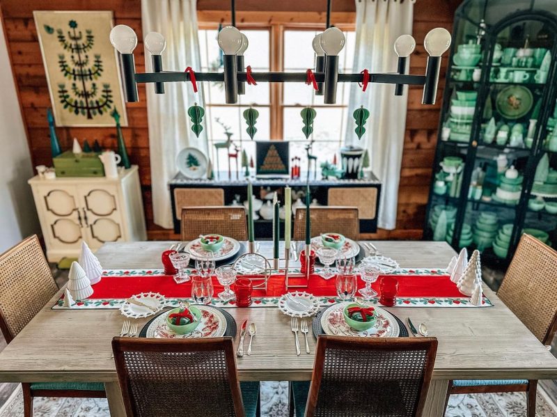 10 Unique Christmas Kitsch Decorating Ideas