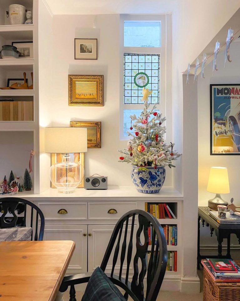 10 Unique Christmas Kitsch Decorating Ideas