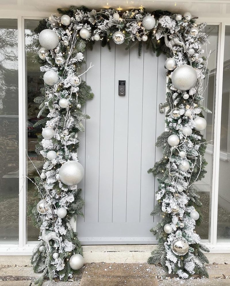 7 Silver Christmas Decor Ideas to Sparkle & Shine Your Festive Home