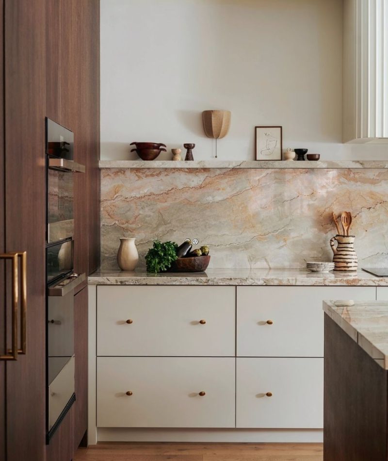 7 Stunning Kitchen Backsplash Ledge Ideas for a Beautiful Display