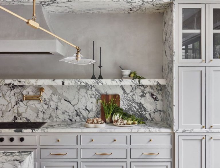 7 Stunning Kitchen Backsplash Ledge Ideas for a Beautiful Display