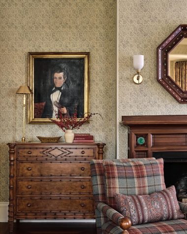 Victorian Interior Design Guide: The Elegant Charm of a Bygone Era